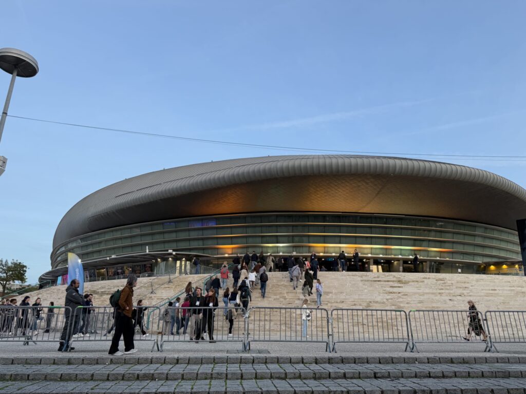 Web Summit 2025 Opening Night Recap: Atmosphere & Key Speakers